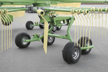 KRONE SWADRO 710T TWIN ROTOR SIDE DELIVERY RAKES - Ongmac Trading Pty Ltd